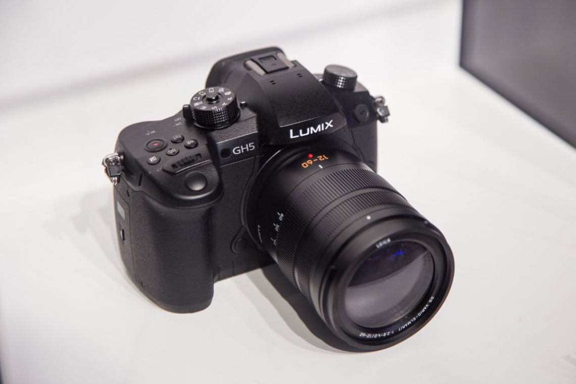 Panasonic Lumix GH5 - фотокамера для видеосъемки